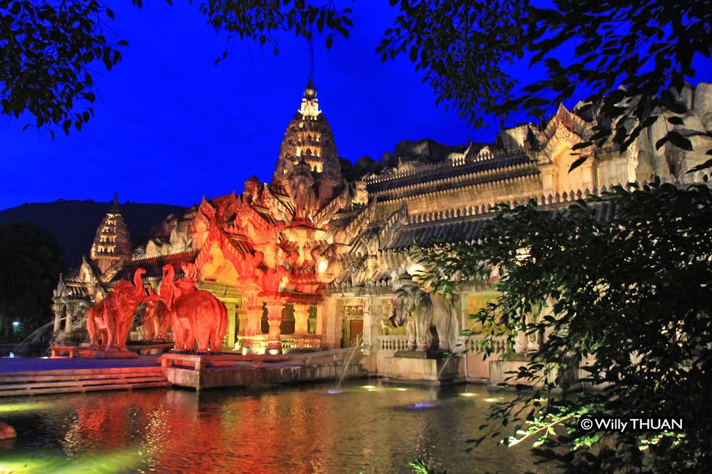 Phuket Fantasea Show in Kamala Beach - Phuket 101