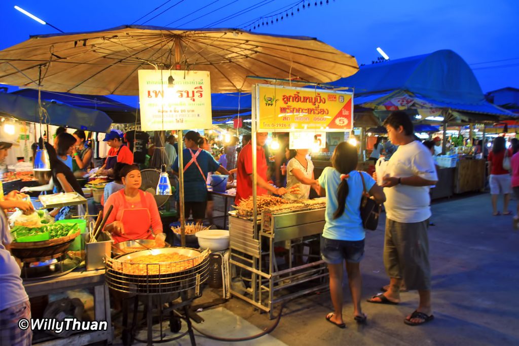 Phuket Weekend Night Market (Naka Market) - What to do and what to buy