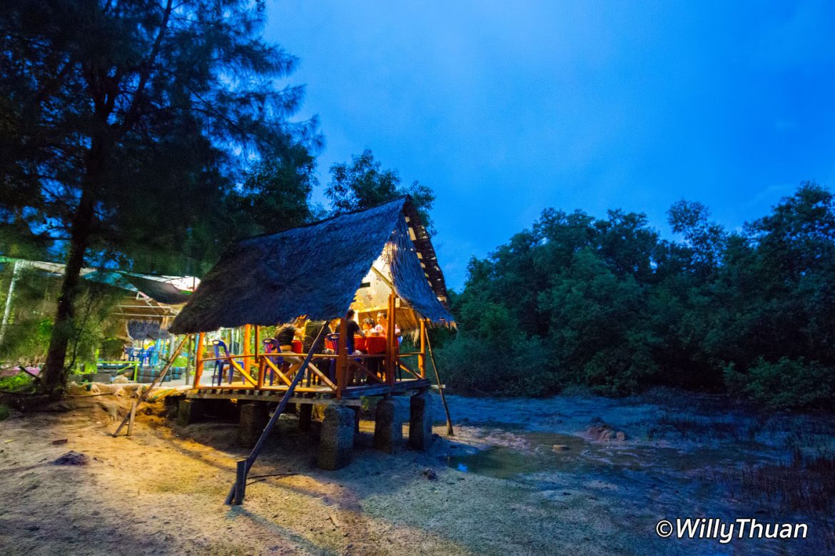 Mor Mu Dong Restaurant - PHUKET 101