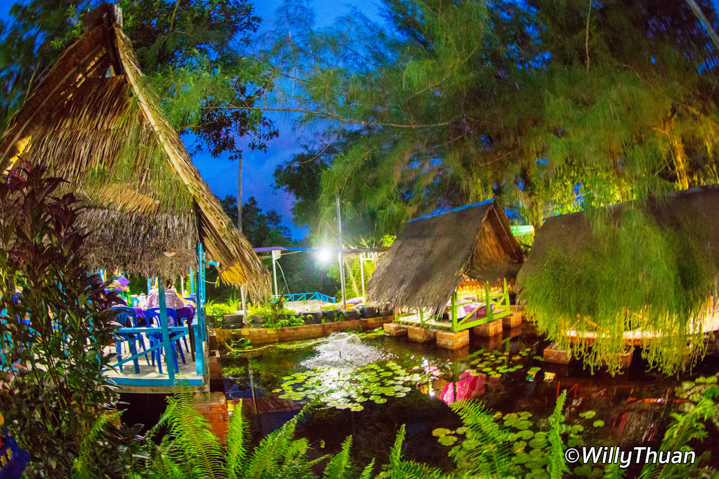 Mor Mu Dong Restaurant - PHUKET 101