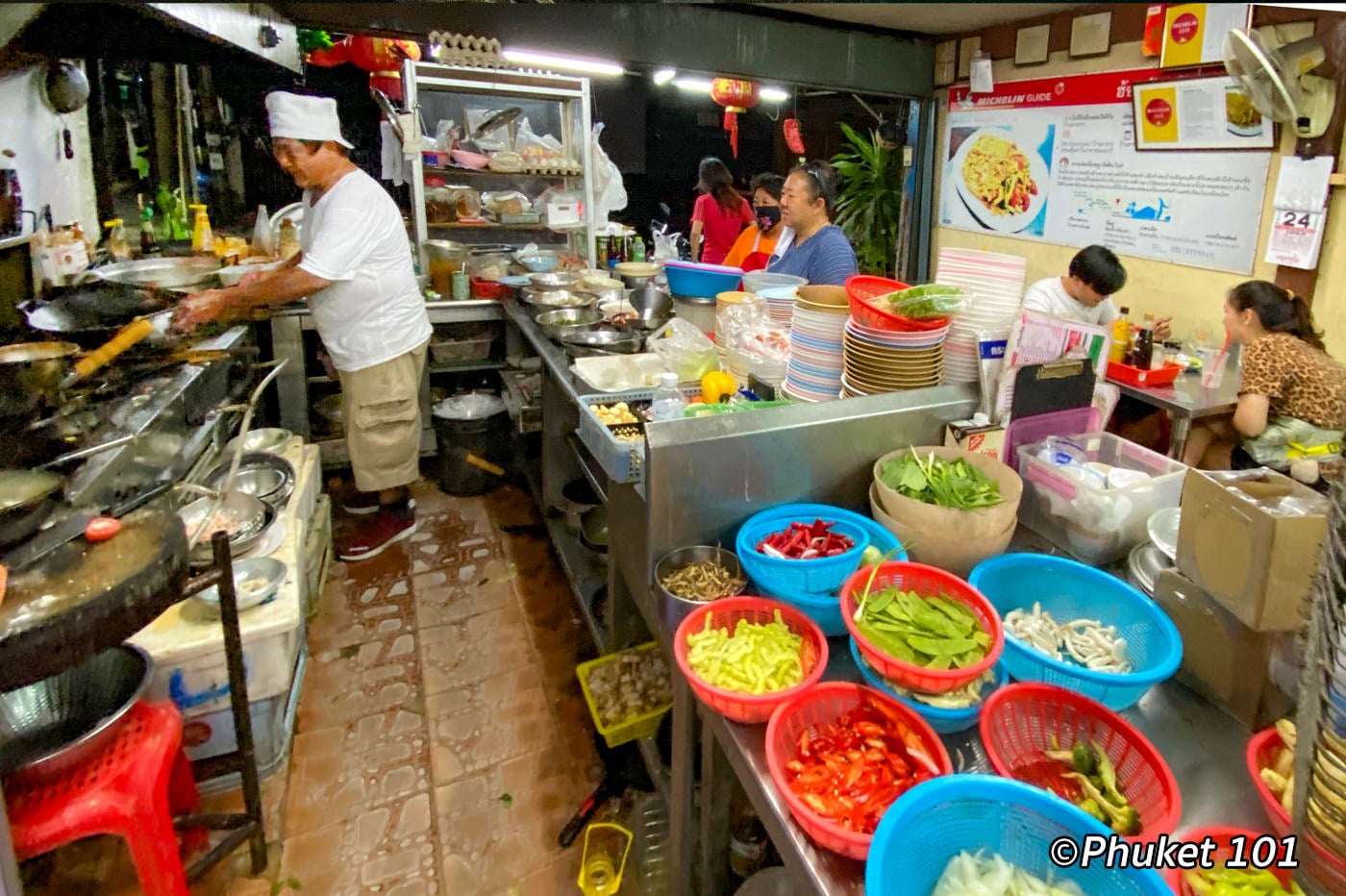 Hong Khao Tom Pla Restaurant in Phuket Town (ฮ้องข้าวต้มปลา) – PHUKET 101