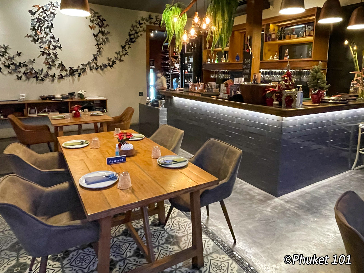 Suay Restaurant Cherngtalay - PHUKET 101