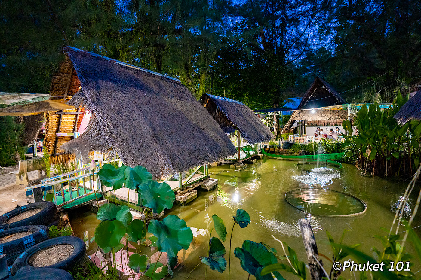 Mor Mu Dong Restaurant - PHUKET 101