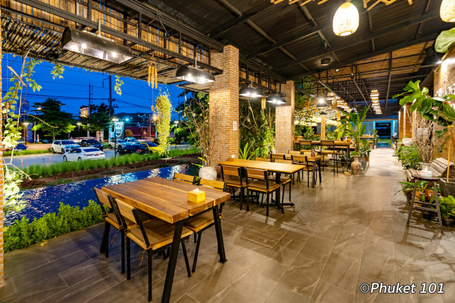 We Cafe Chaofa Restaurant - PHUKET 101