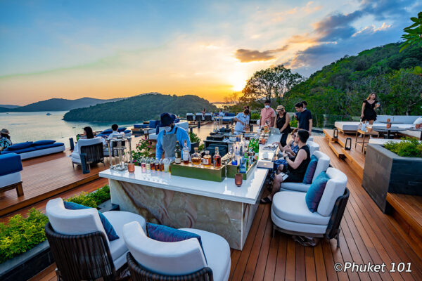 Akoya Star Lounge at V Villas Phuket - PHUKET 101