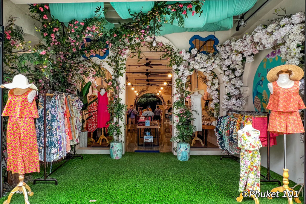 Soi Romanee in Phuket Town - PHUKET 101