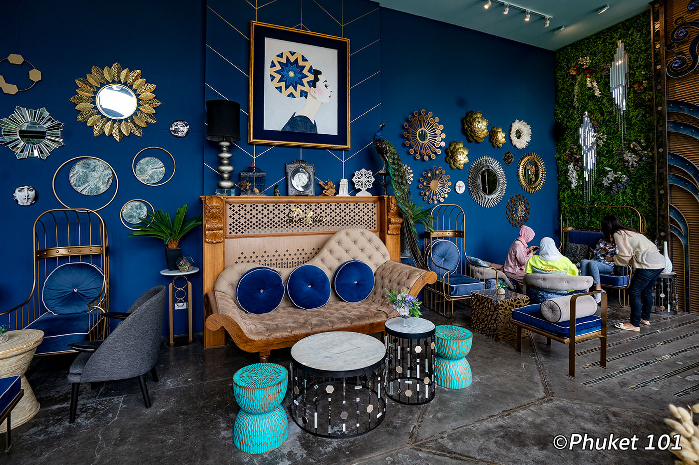 Delico Decoration Coffee and Dessert - PHUKET 101