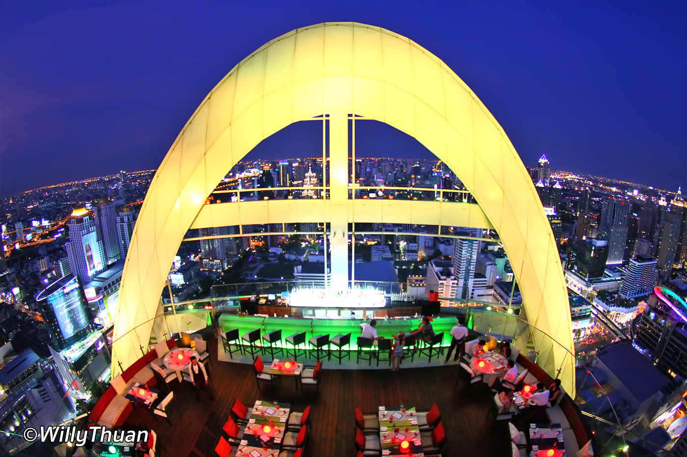 Red Sky Rooftop - Rooftop Bar Above CentralWorld