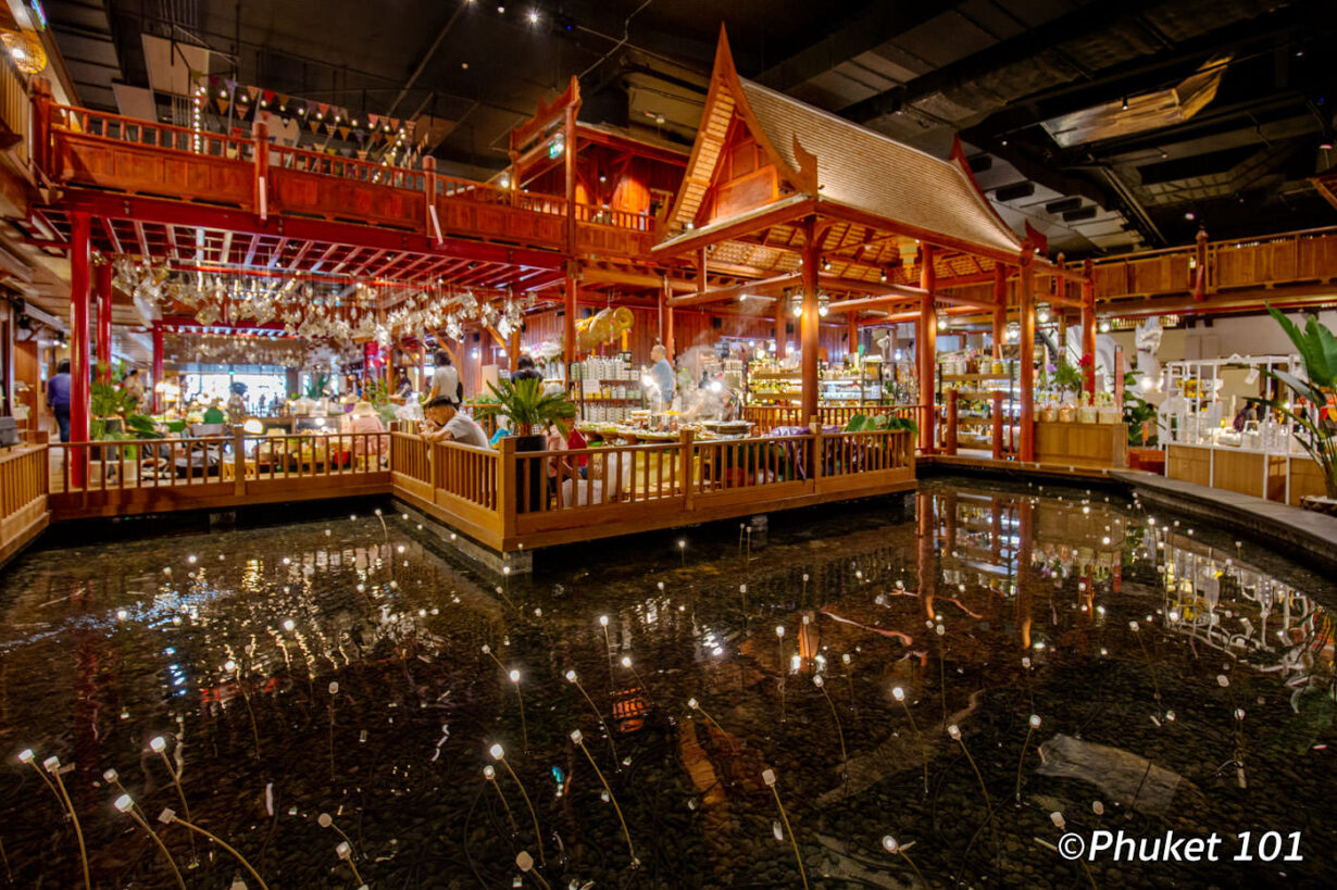 ICONSIAM - an immense shopping mall on the Bangkok riverside