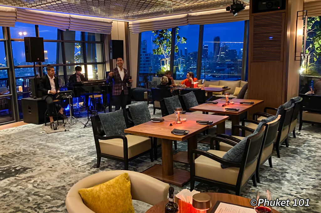 Spectrum Lounge - Vast And Beautifully Designed Rooftop