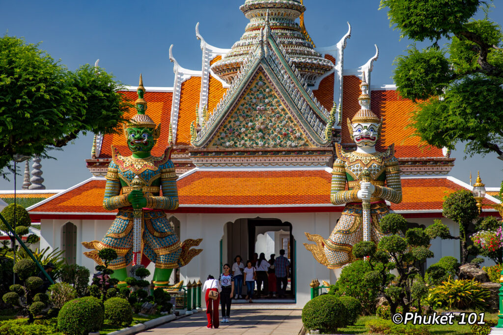 Wat Arun (Templul Zorilor) - Repere emblematice din Bangkok pe râu