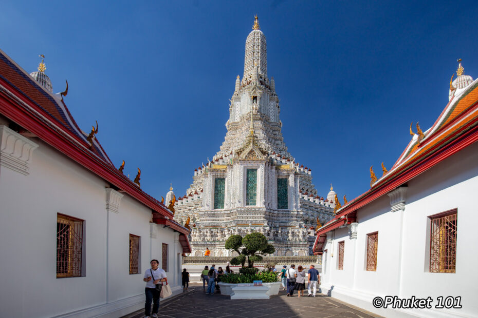 黎明寺（Wat Arun）——曼谷河畔的标志性建筑