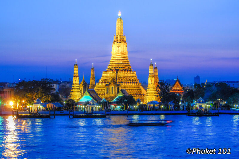 Wat Arun, the temple of Dawn - PHUKET 101