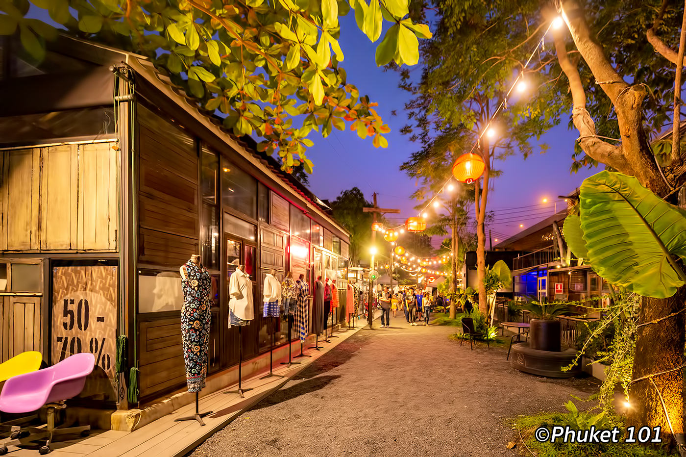 Chang Chui Plane Market - PHUKET 101