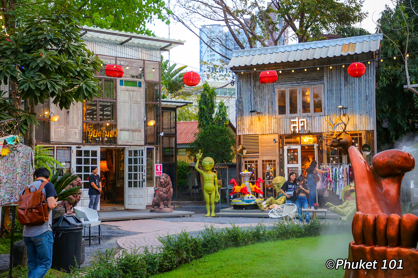 Chang Chui Plane Market - PHUKET 101