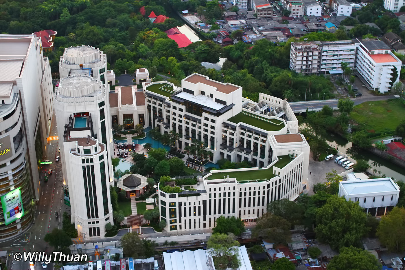 Red Sky Rooftop - Rooftop Bar Above CentralWorld