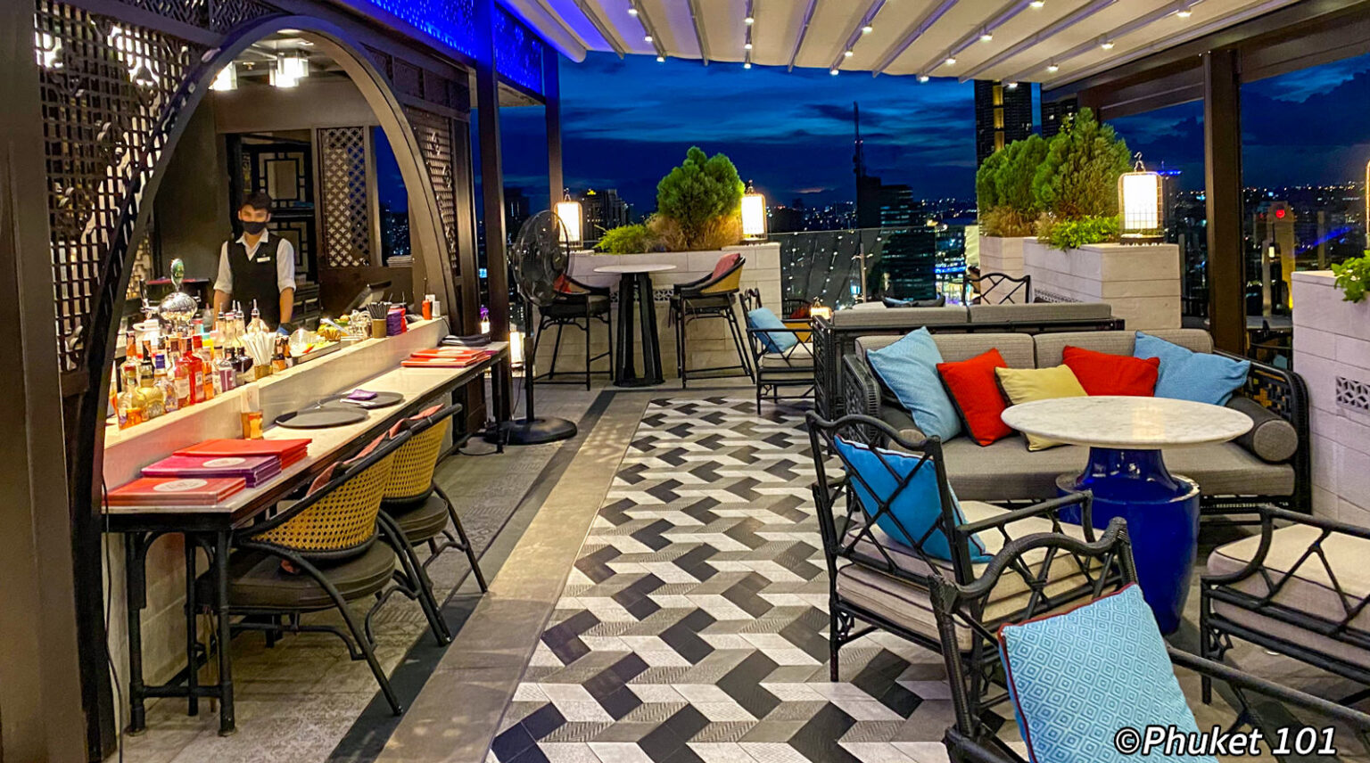 Yao Rooftop Bar - Panoramic Views Of Silom