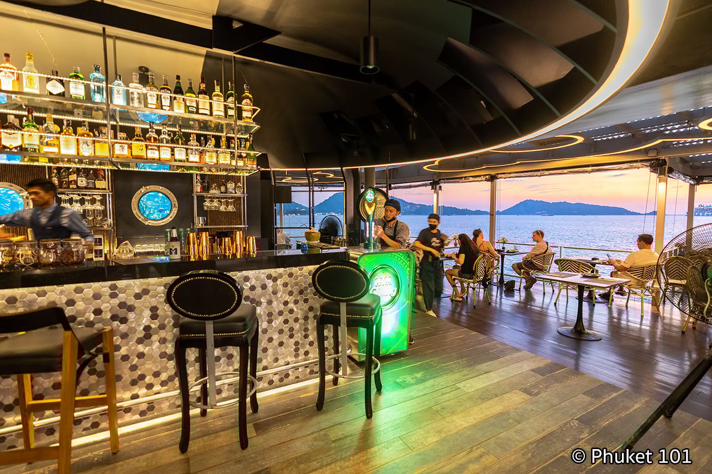 Meg Khram The Sunshine Restaurant - PHUKET 101