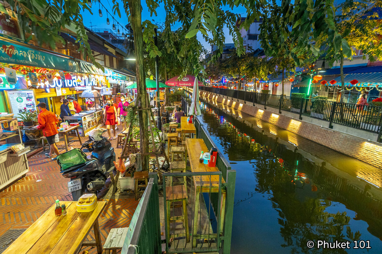 Ong Ang Walking Street - Dining By Ong Ang Canal In Bangkok Chinatown