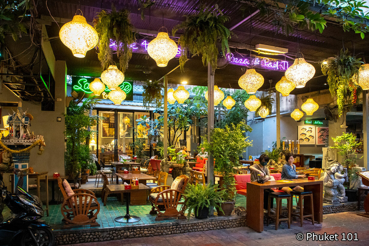 Khaosan Road and Soi Rambuttri - What to Do on Khaosan Road?