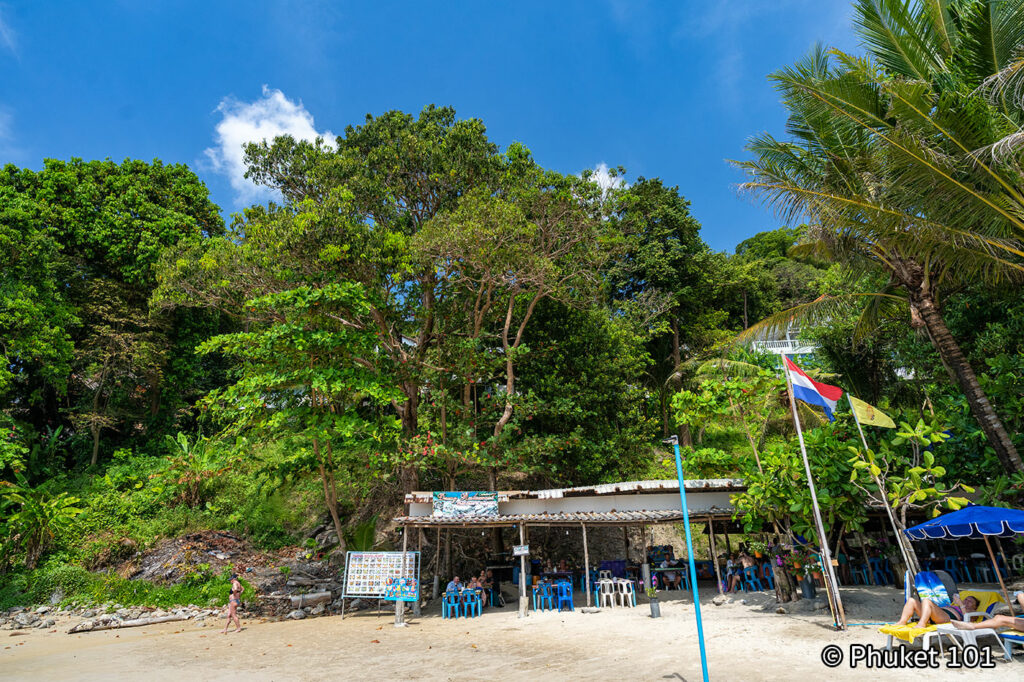 Daeng Restaurant On Karon Beach | A Local Beach Restaurant In Karon