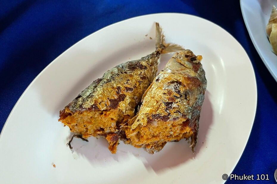 Mor Mu Dong Restaurant - PHUKET 101