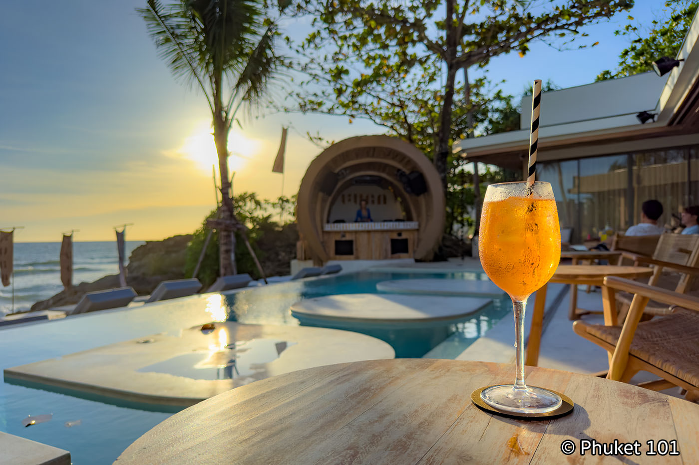 Fuga Beach Club - PHUKET 101