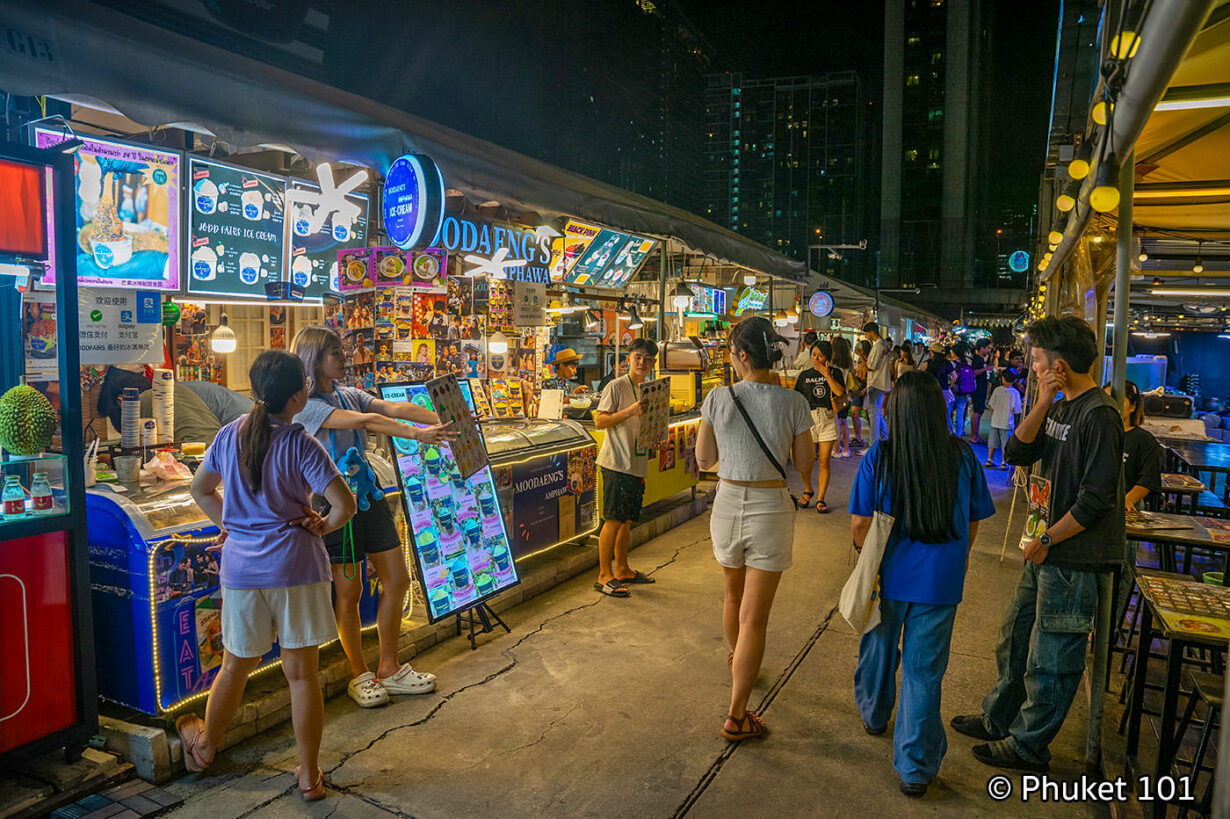 Jodd Fairs Night Market Bangkok - PHUKET 101