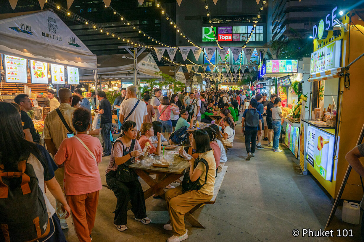 Jodd Fairs Night Market Bangkok - PHUKET 101 Jodd Fairs Night Market Bangkok - PHUKET 101