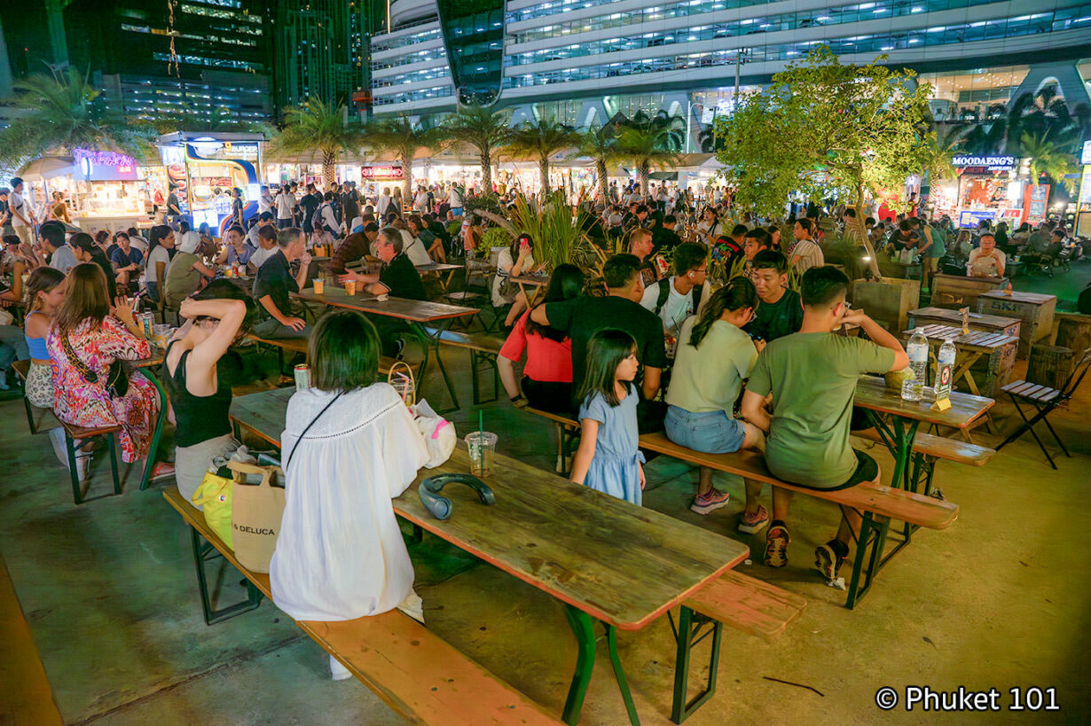 Jodd Fairs Night Market Bangkok - PHUKET 101