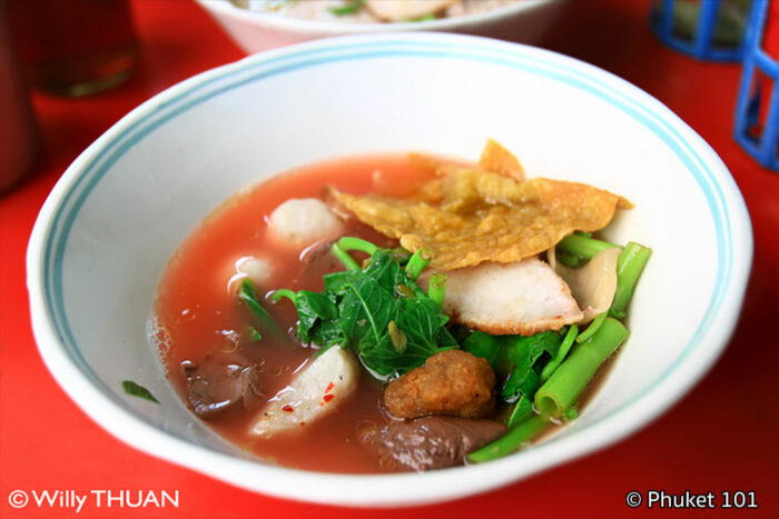 Yen Ta Fo Noodle Soup | A Popular Pink-coloured Noodle Soup