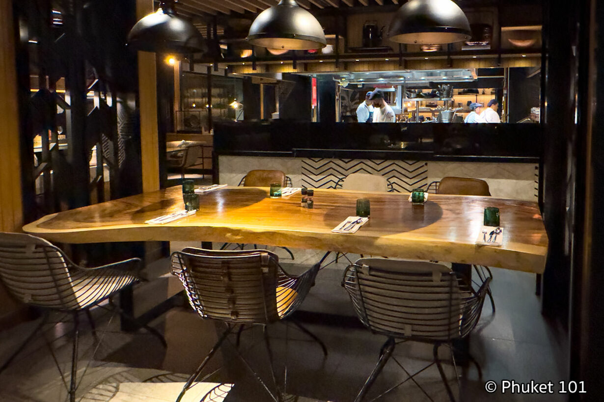 Sears & Co Bar And Grill - PHUKET 101