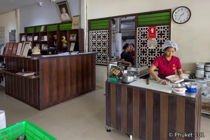 Mee Sapam Phuket | A Popular Local Restaurant In Phuket Town