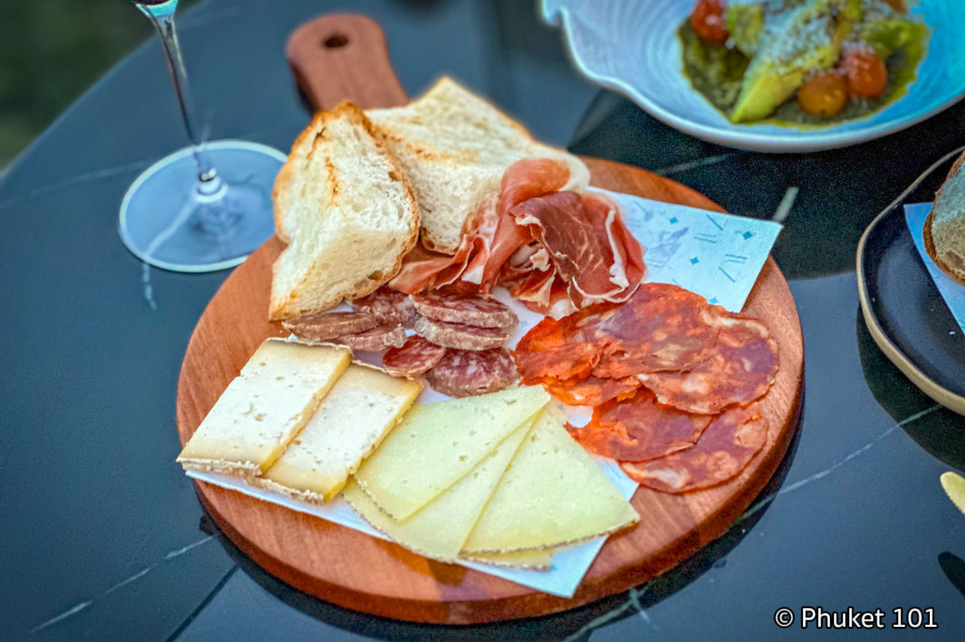 LUZ Bangkok Tapas Bar - PHUKET 101