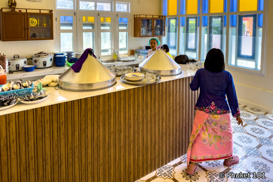 Thai Mueang Restaurant Phuket - PHUKET 101