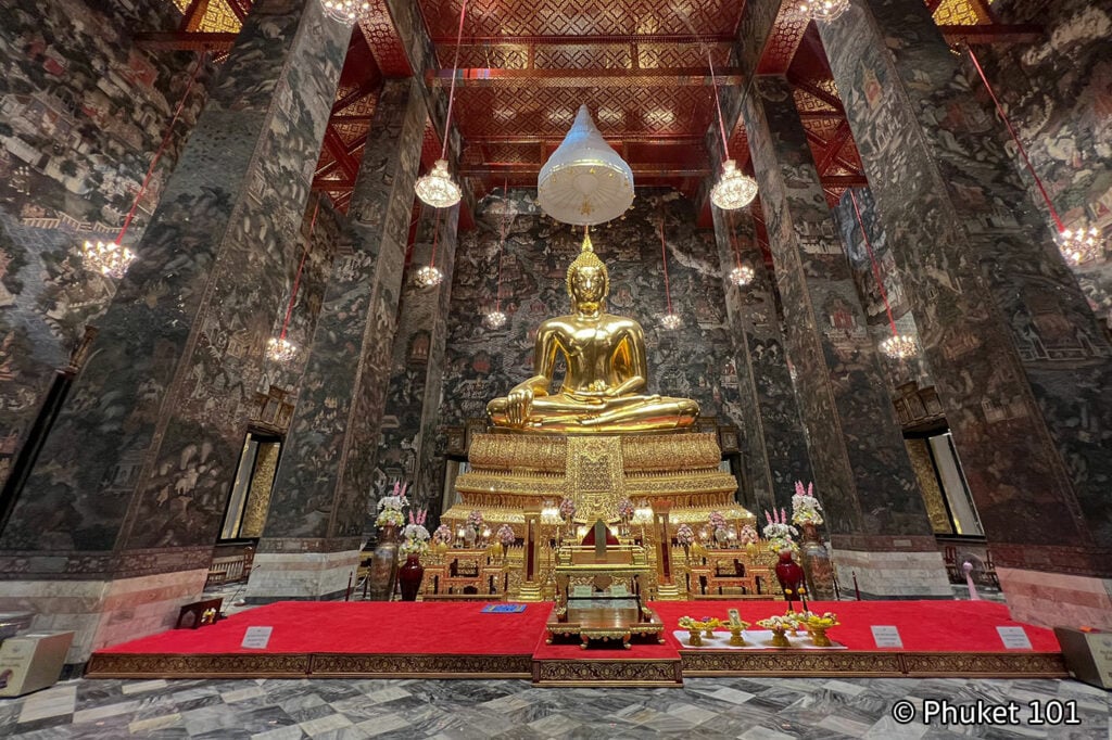 Wat Suthat Thepwararam - What To Do At Wat Suthat Thepwararam?