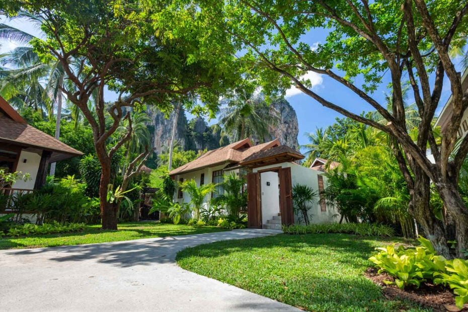 10 Best Hotels In Railay Beach - Where To Stay In Railay?