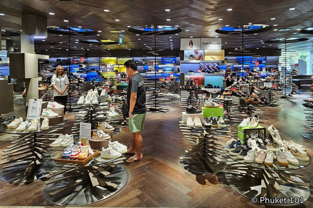 Siam DIscovery - Sophisticated Shopping Mall In Siam