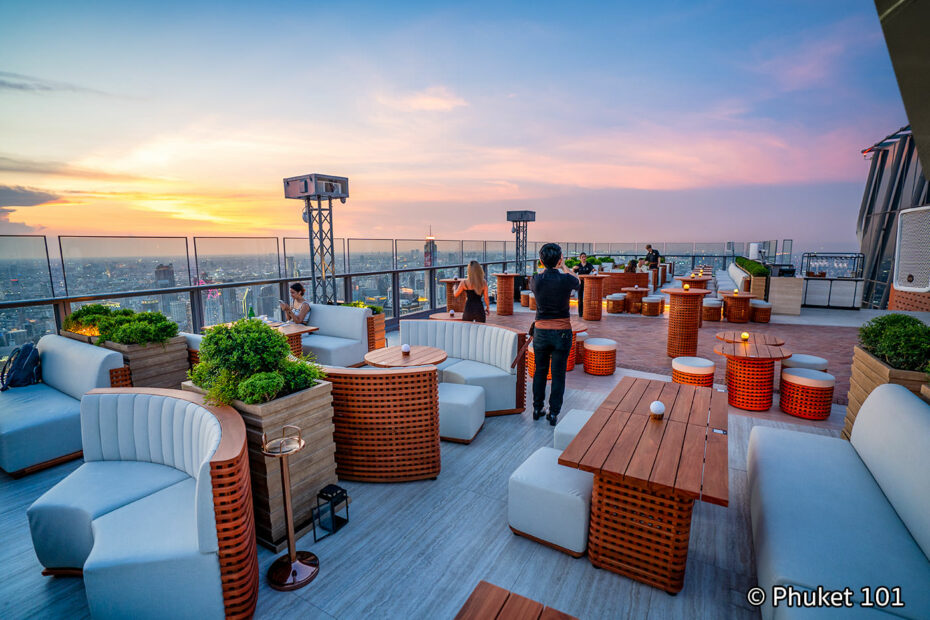 Akara Sky Hanuman Rooftop - Amazing View From The 61st Floor