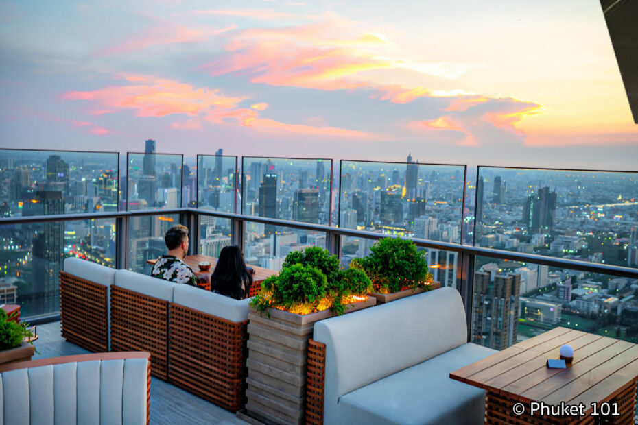 Akara Sky Hanuman Rooftop - Amazing View From The 61st Floor