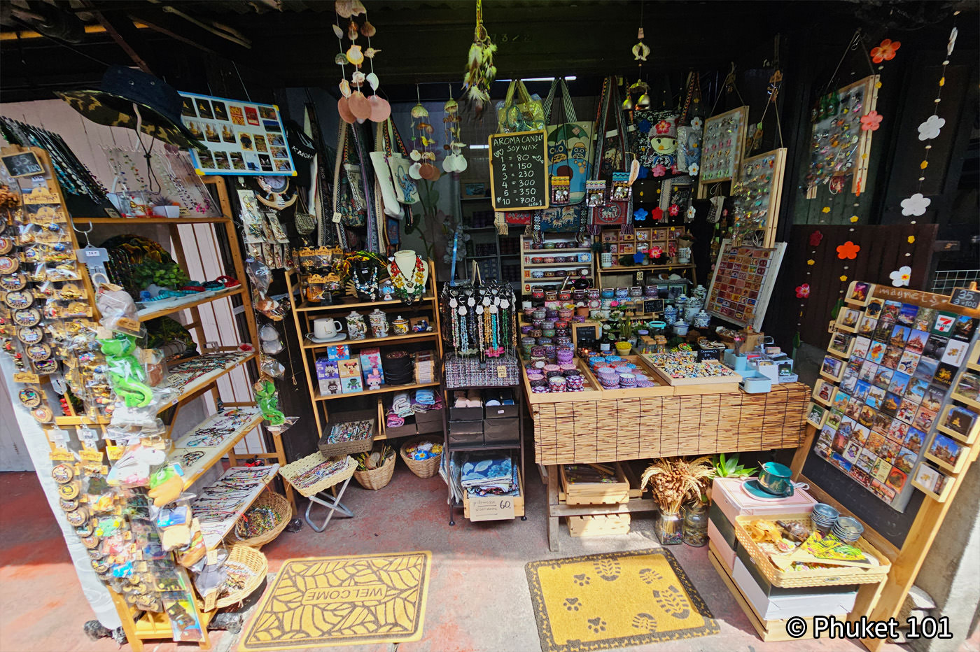 Khlong Bang Luang Floating Market - What to do at Khlong Bang Luang ...