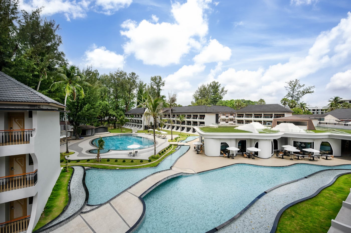 Amora Beach Resort - PHUKET 101