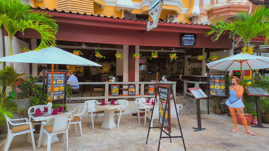 Karon Beach Restaurants - Where to Eat in Karon Beach?
