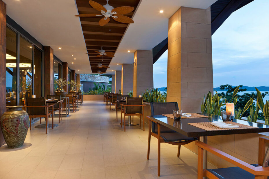 EEST Restaurant - PHUKET 101