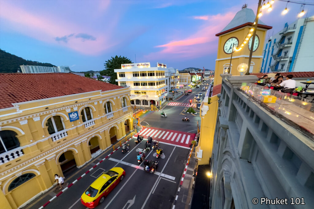 Cue Bar In Phuket Town - PHUKET 101
