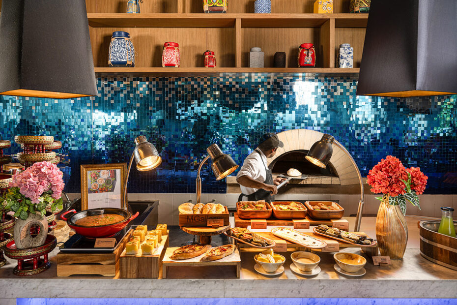 Vista Restaurant at Avista Hideaway Phuket Patong - PHUKET 101