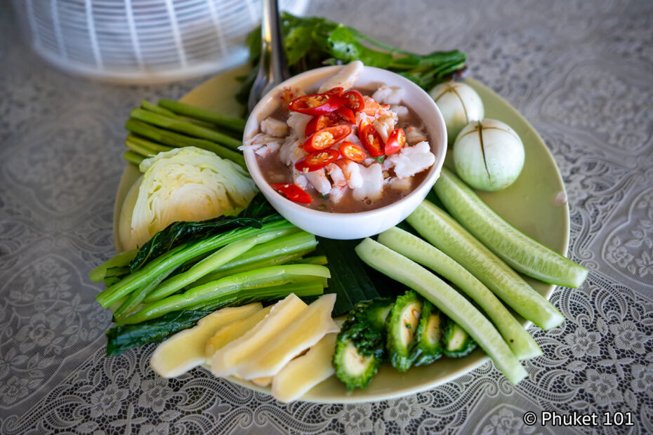 Ton Mayom Restaurant (ต้นมะยม) - PHUKET 101