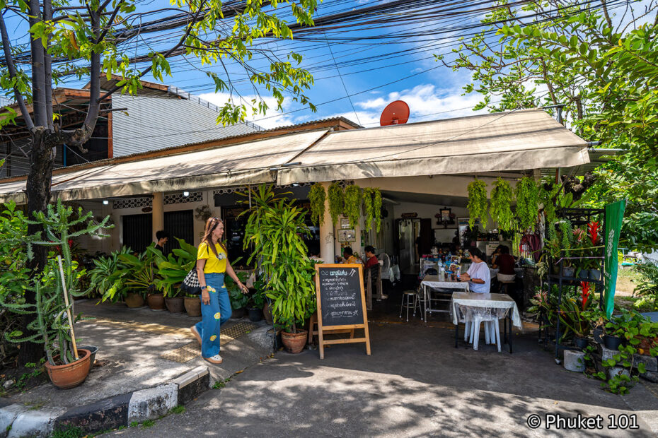 Ton Mayom Restaurant | A Great Local Restaurant In Phuket Town