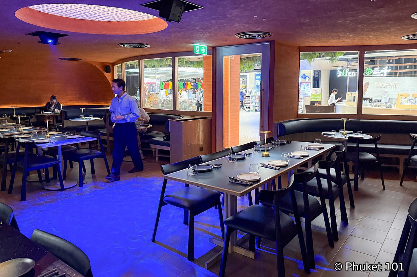 LAWOI' Restaurant - ละโวยจ - PHUKET 101