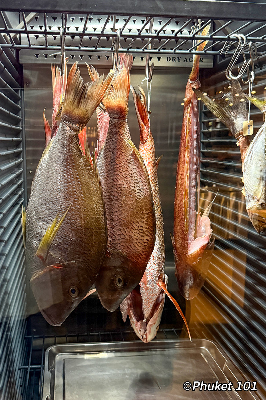 LAWOI' Restaurant - ละโวยจ - PHUKET 101